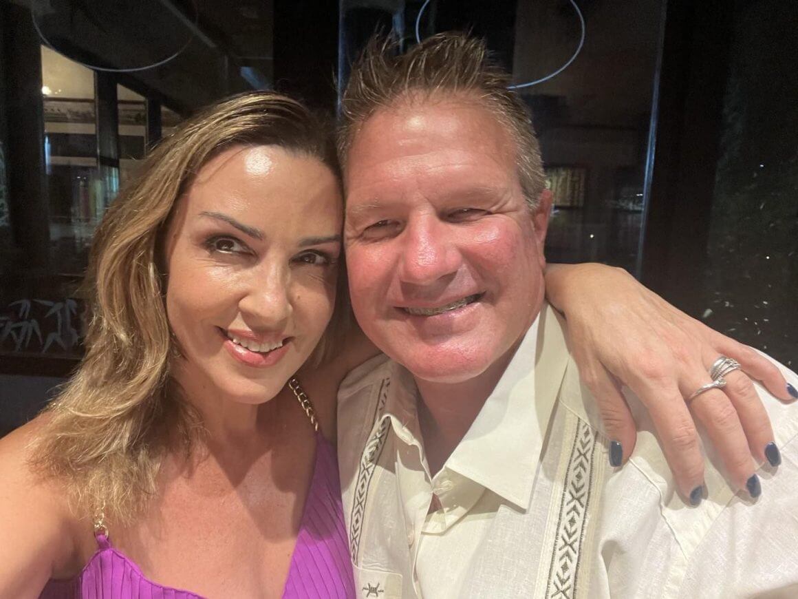 Sara Carter | Wiki/Bio, Fox news, Age, Twitter, Husband, Bikini Photos ...